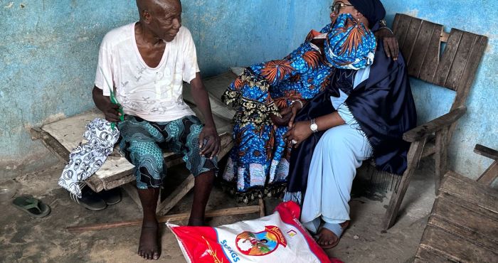 Ramadan solidarité : Fatima Bamba vole au secours de plusieurs familles ...